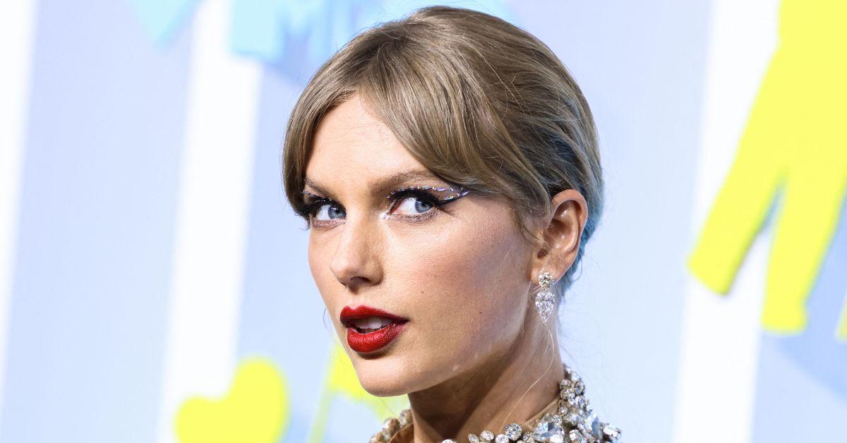 Taylor Swift Becomes Billionaire Through Music, a First for Any Artist