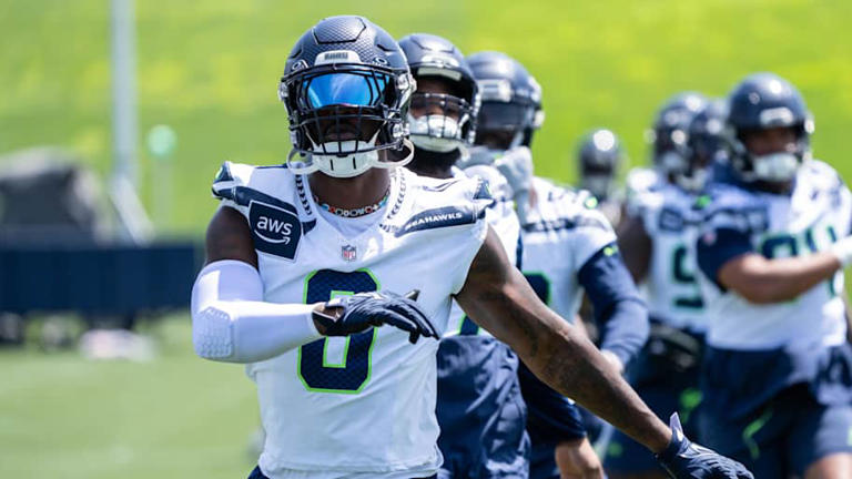 NFL analyst predicts decline for 2 key Seattle Seahawks veterans in 2025