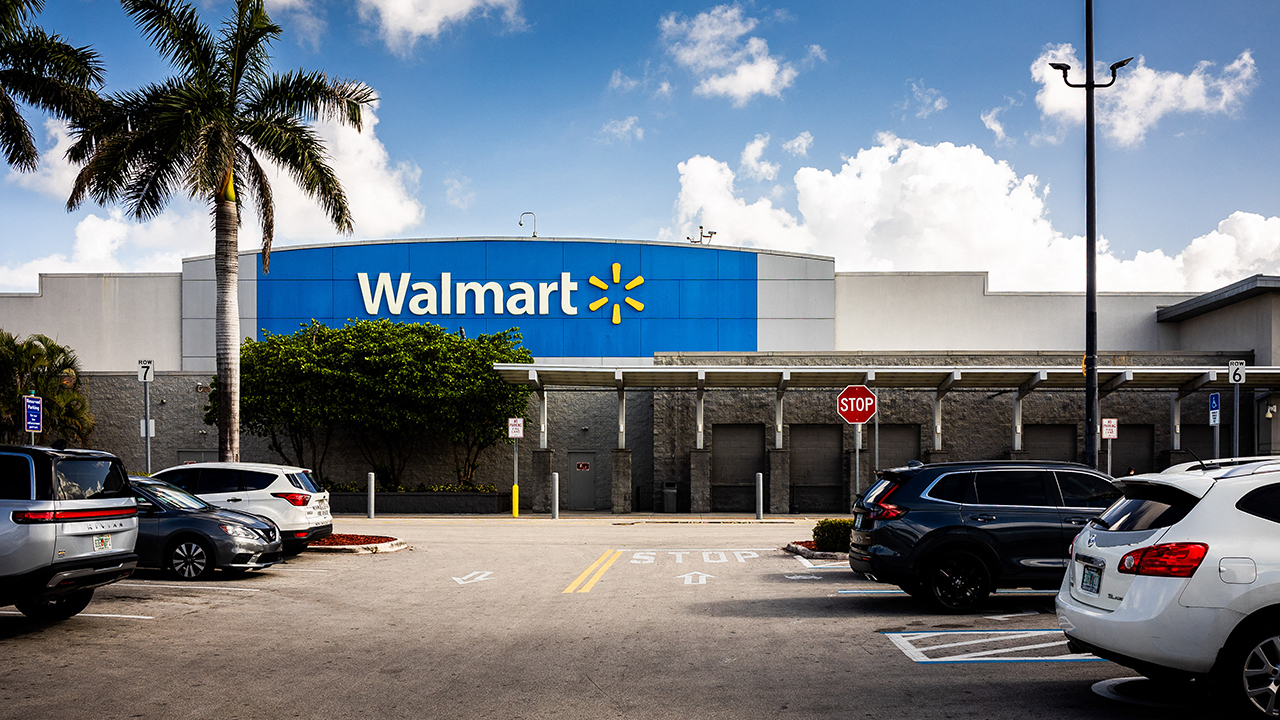 Walmart slashes grocery costs for employees with expanded discount ...