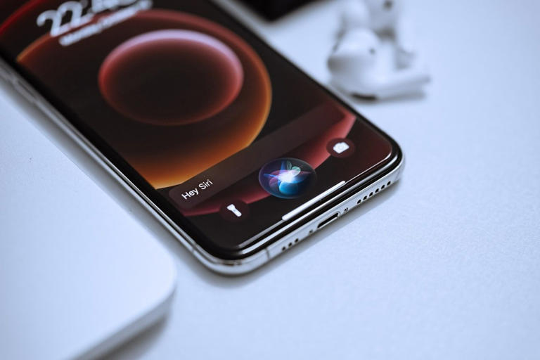 Apple's Siri Redesign Finally Addresses Your Biggest iPhone Frustration