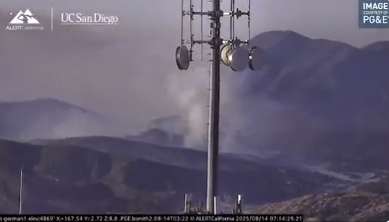 King Fire burns 400 acres near Pyramid Lake