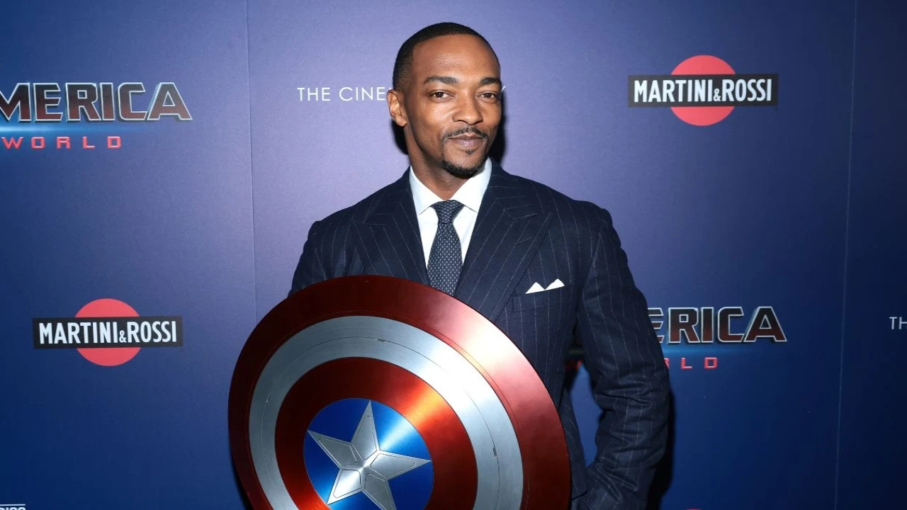 Captain America Star Anthony Mackie Seen Kissing Mystery Woman in Notting Hill