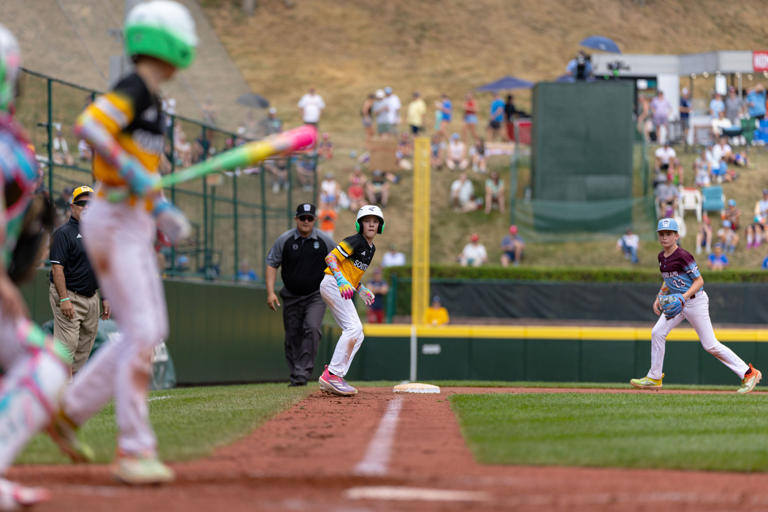 WALKOFF!! Irmo comes back in extra innings to stay alive, head to US semifinals in Little League ...