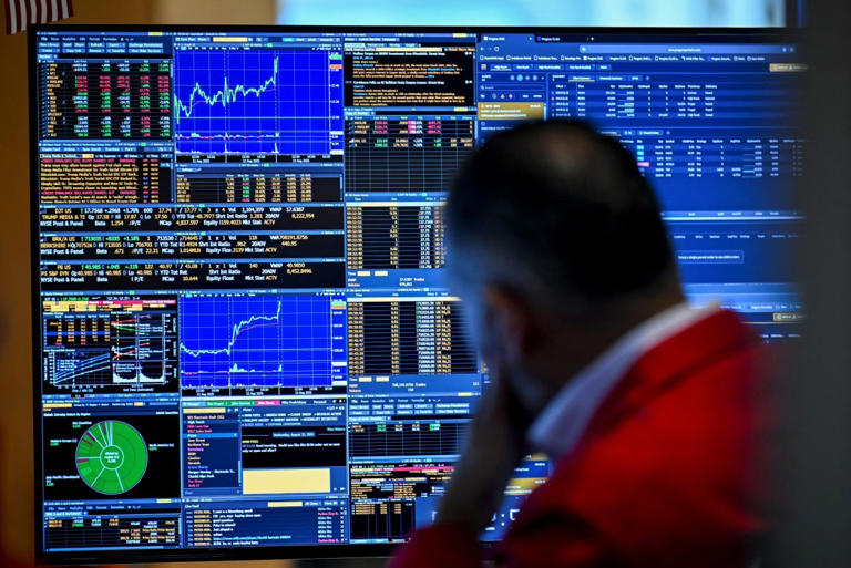 Asian markets creep up as investors await key speech