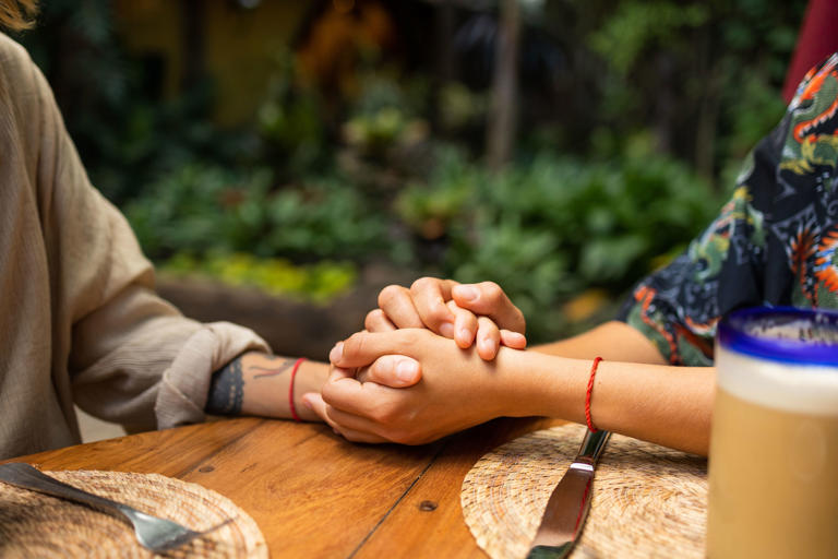 4 signs you're actually in a trauma bond relationship, according to experts