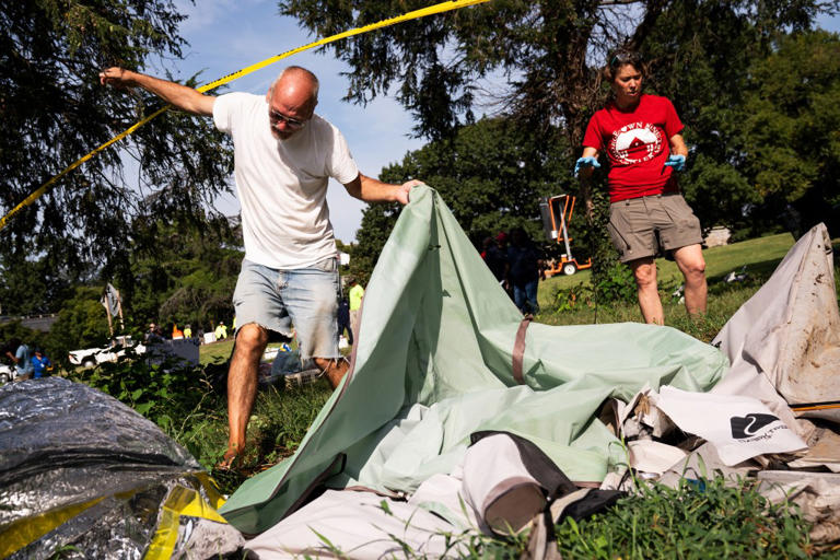 DC begins clearing out homeless encampments as arrests top 150 under ...