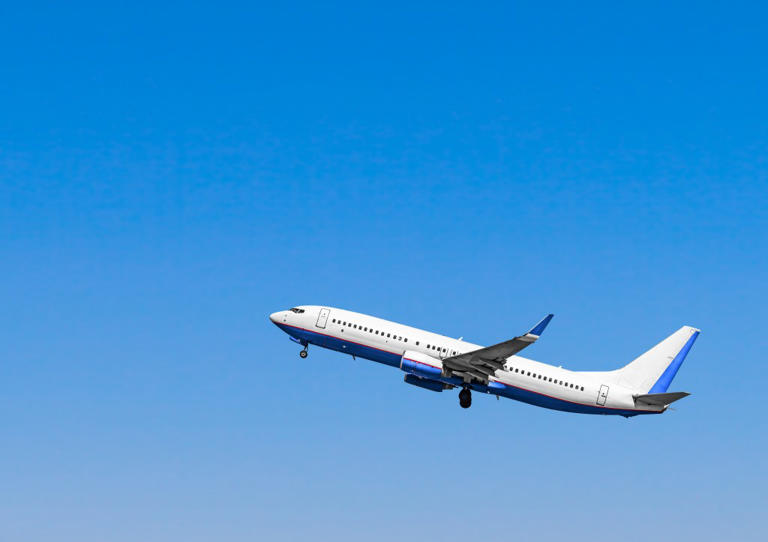 Can’t get comfortable or sleep on a plane? Travel expert shares helpful ...