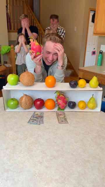 Funny Fruit Matching Game – Prizes Hidden in Every Fruit!
