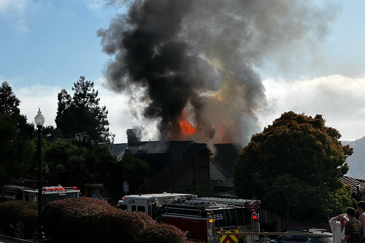 Berkeley Hills house fire underway on Arlington Avenue