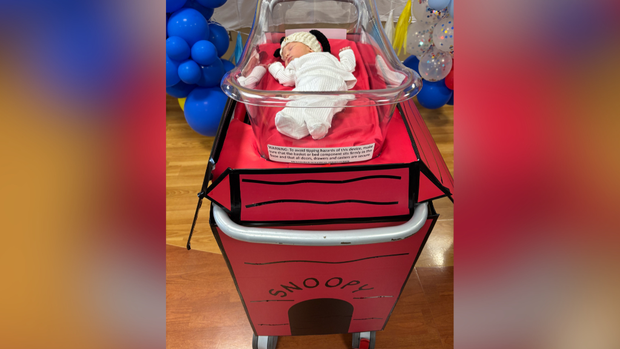 Photos show newborns at Pittsburgh hospital dressed up as "Peanuts ...