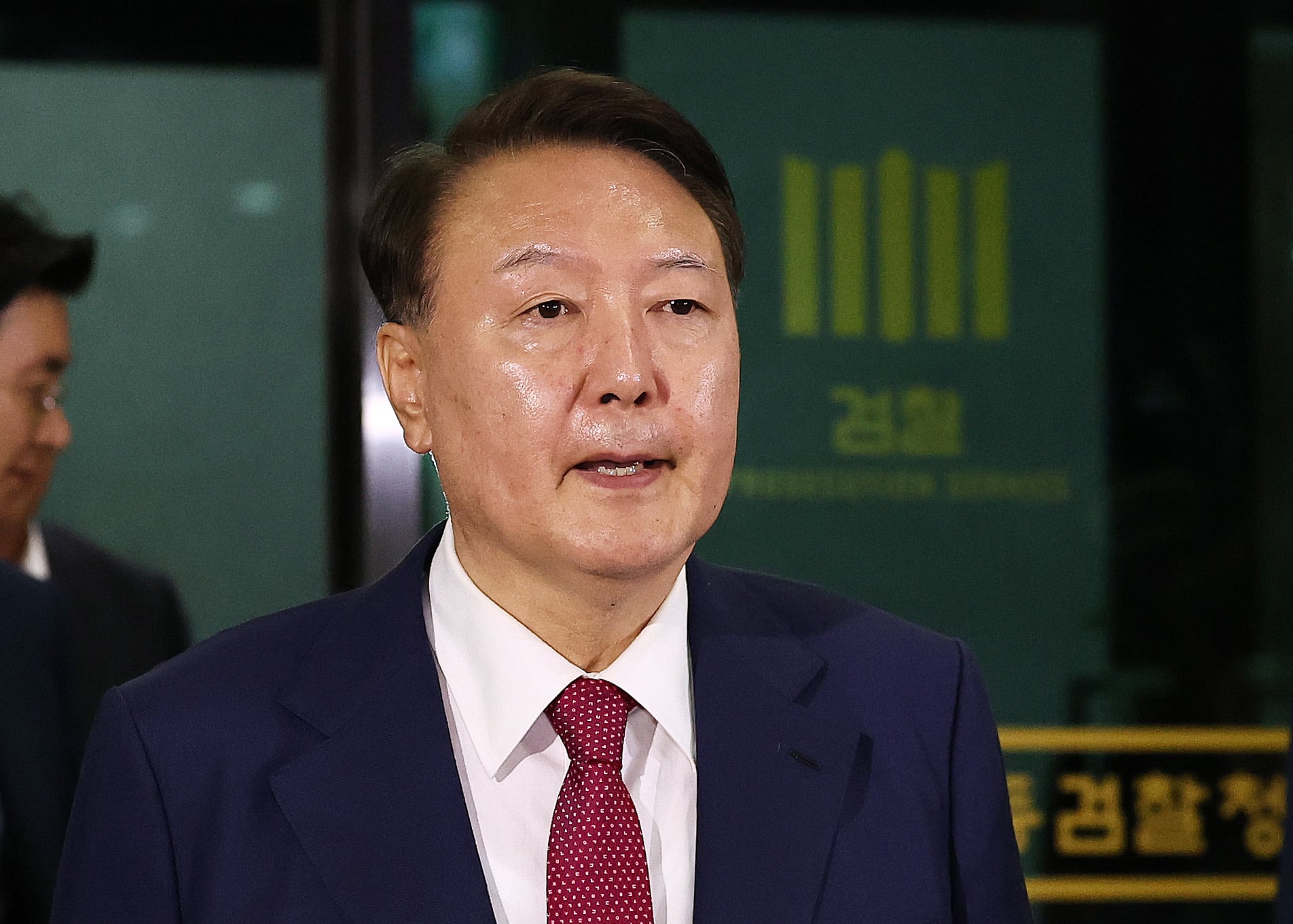 Exclusive: Yoon wears handcuffs, ankle monitor during hospital visits