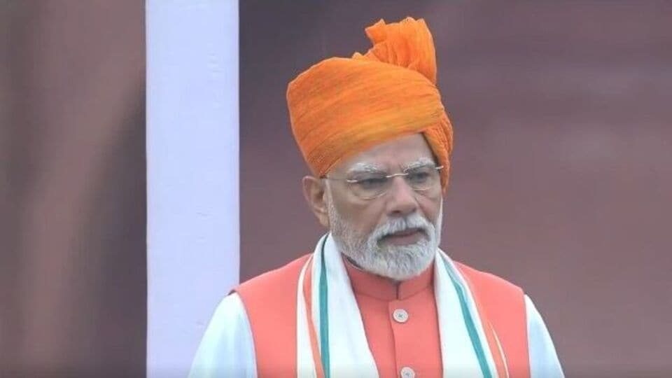 WATCH: PM Modi dons saffron turban, traditional attire as he addresses ...