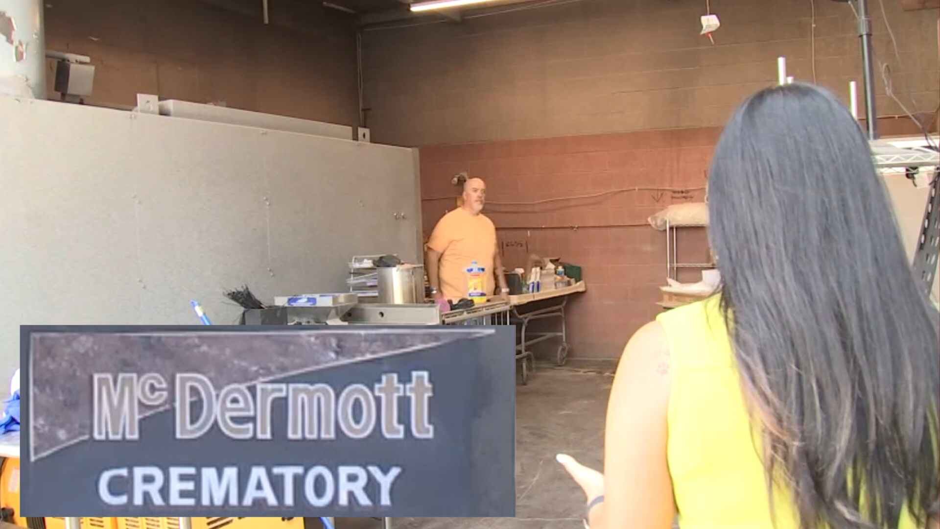 Owner of funeral home dodges questions from FOX5 after permit is revoked