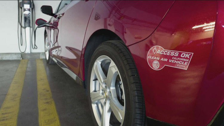 California EV drivers lose solo carpool lane access after Clean Air ...