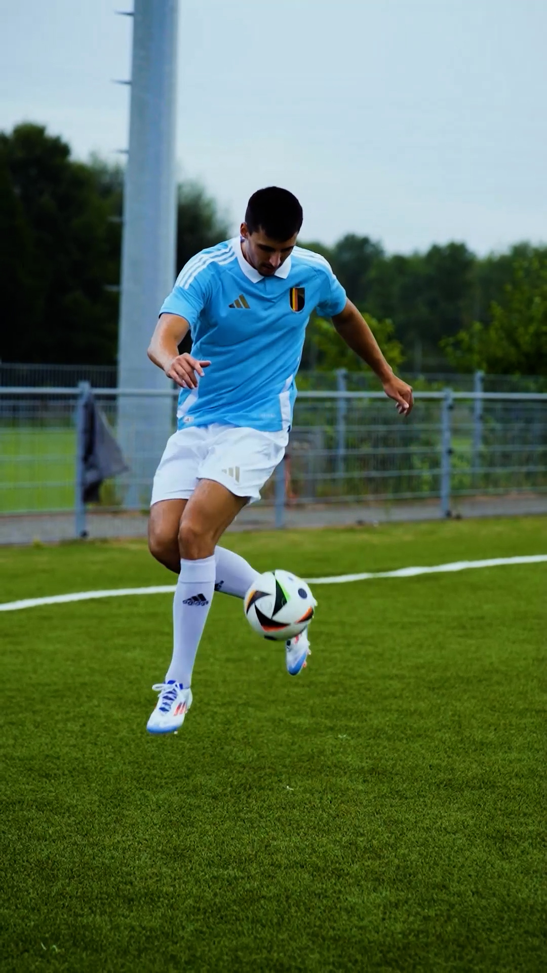 Directional Challenges in Soccer Juggling Training