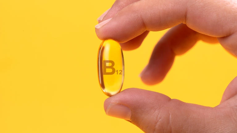 Are Your B12 Levels Normal for Your Age? Deficiency Symptoms Women 50 ...