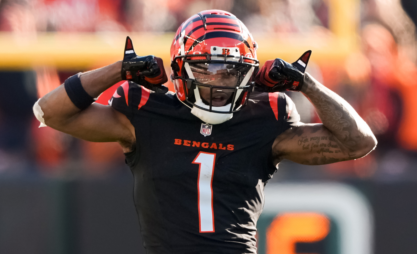 Who has the most receiving yards in a season for every NFL team?