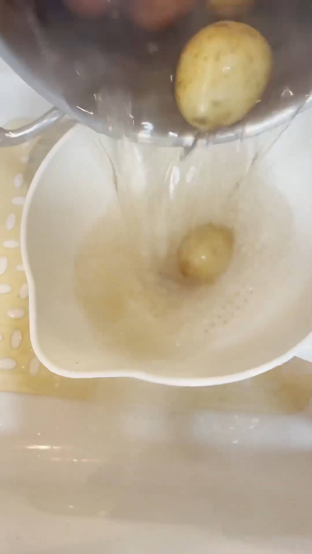 Air fryer smashed potatoes | Easy 30 minute recipe