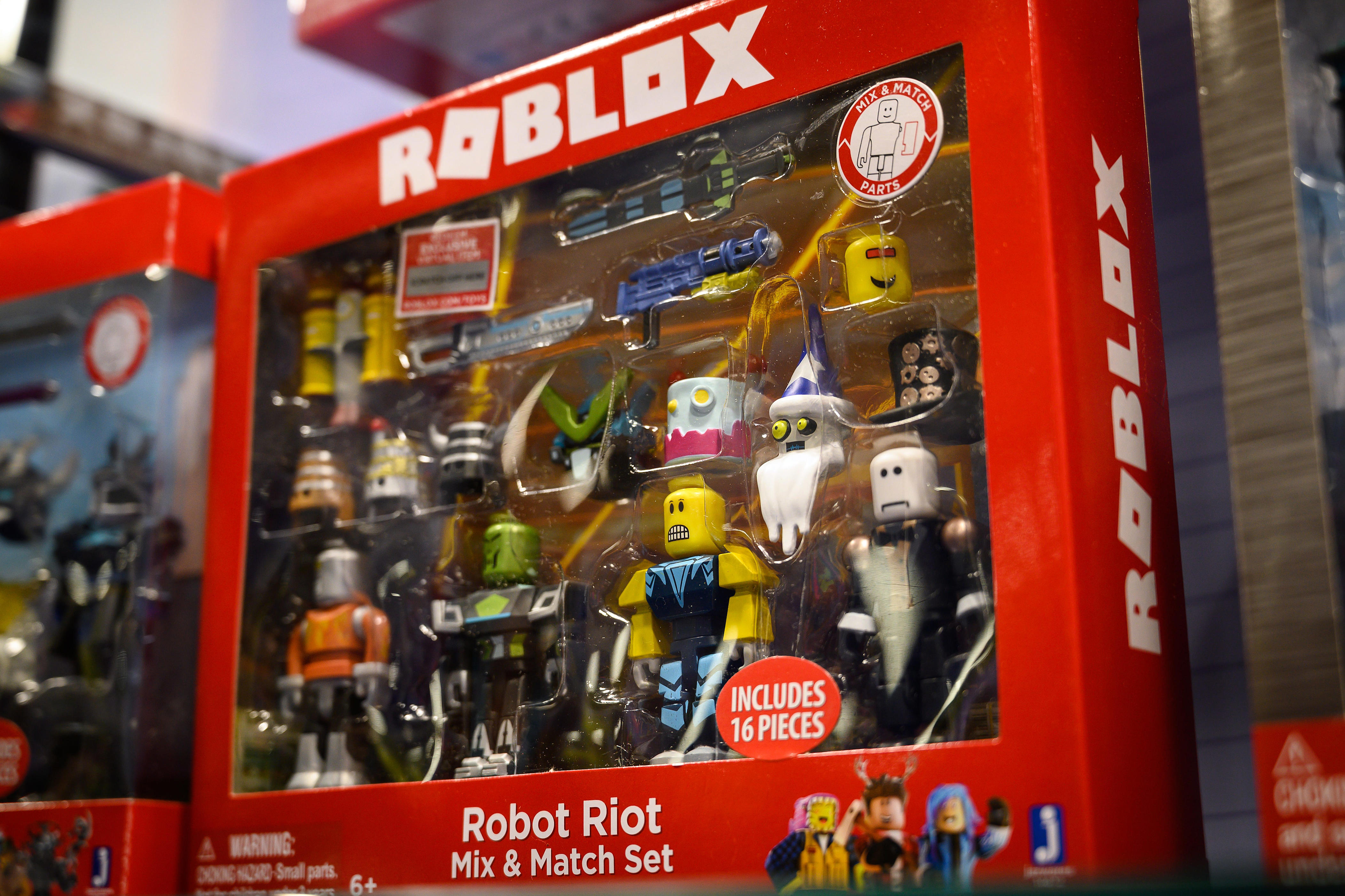 Ellis County Marine veteran sues Roblox, says game enabled child predator