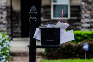 10 hidden signs burglars are about to rob your house