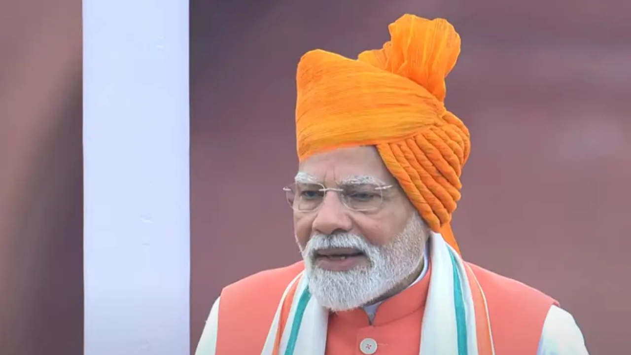 Independence Day: PM Modi's iconic turban looks at Red Fort since 2014 ...