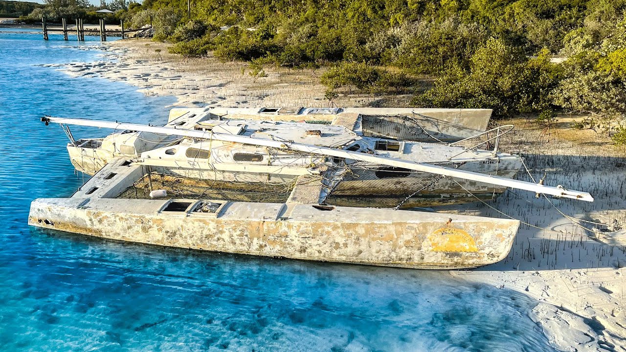 Exploring Sunken Boats in the Bahamas!