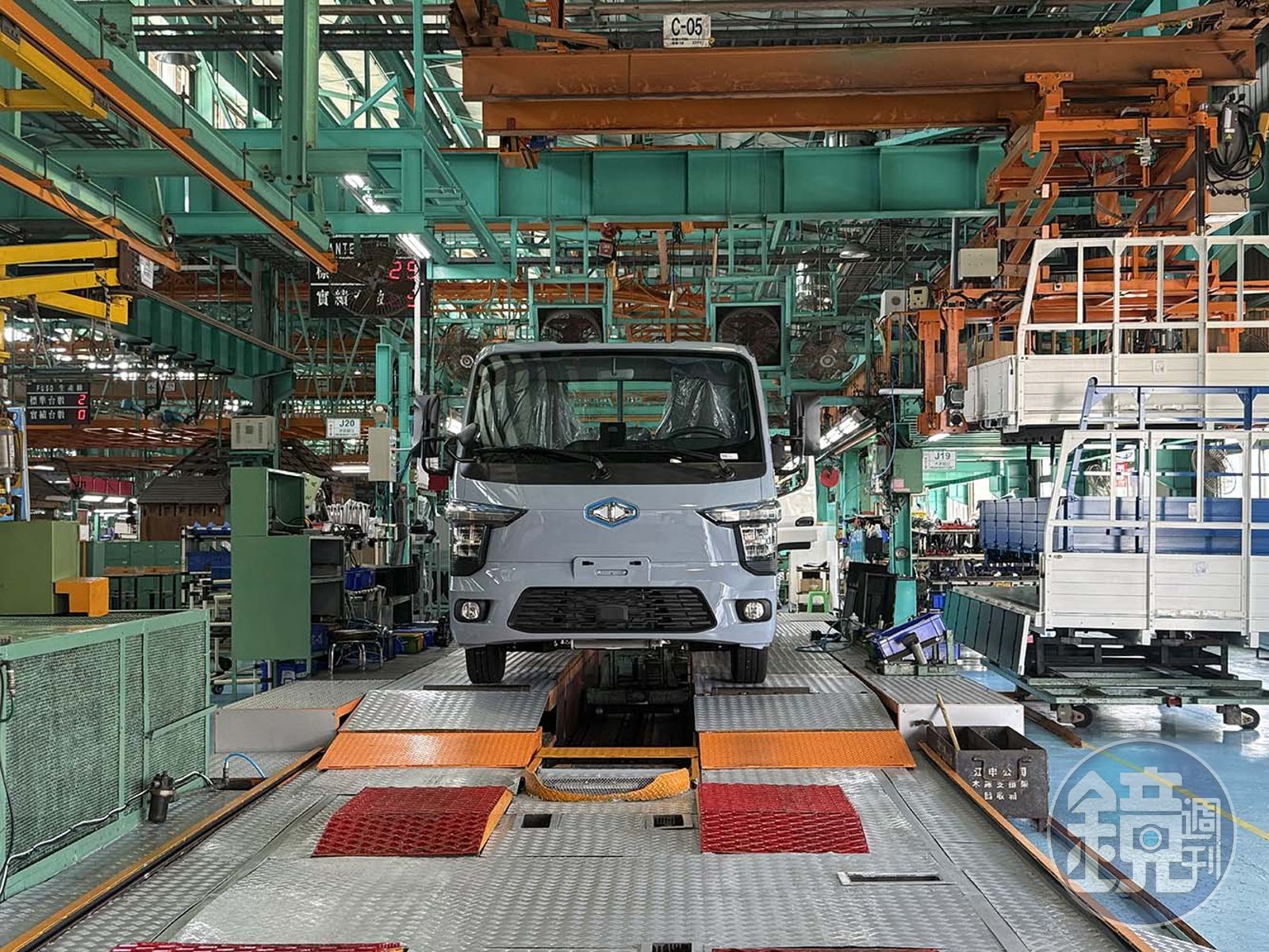 齊心打造/中華車攜手台灣供應商開發 首輛MIT純電商用車ET35正式問世