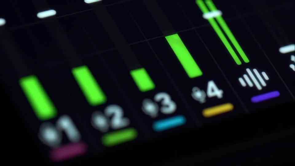 The Best Podcasting Kit for Aspiring Hosts