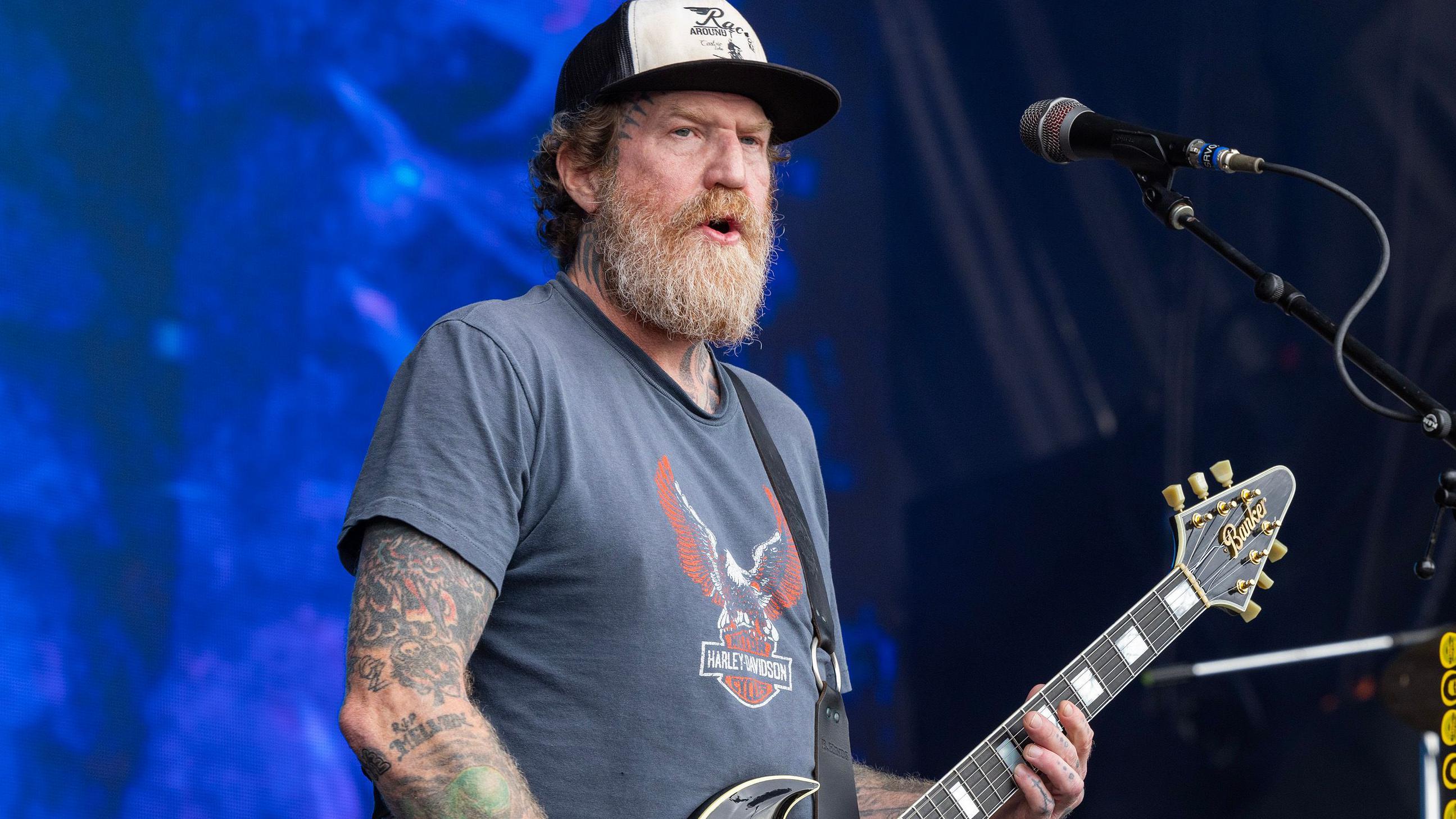 Mastodon guitarist Hinds dies in motorcycle crash