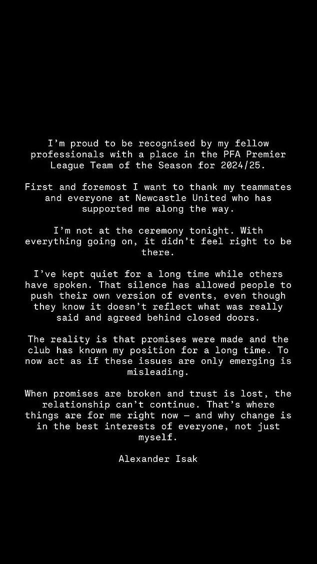 Eddie Howe speaks out on Alexander Isak's 'sad' statement as Newcastle fight back against Liverpool