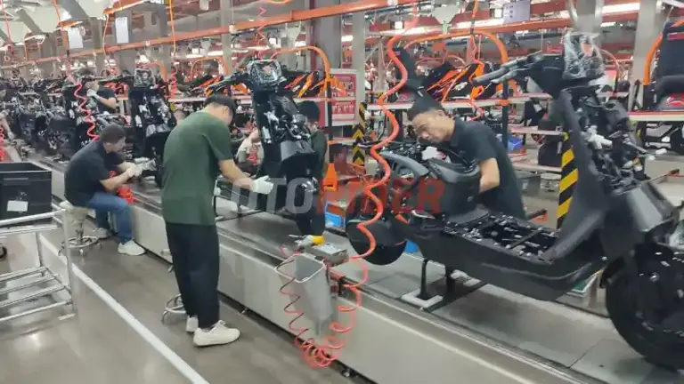 Tengok Pabrik Canggih Yadea di Cina, Satu Motor Keluar Setiap 25 Detik!
