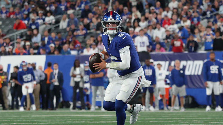 Giants’ Jaxson Dart removed from final preseason game by concussion spotters