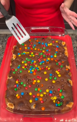 Easy One-Pan Dessert: A Sweet Treat Everyone Will Adore!