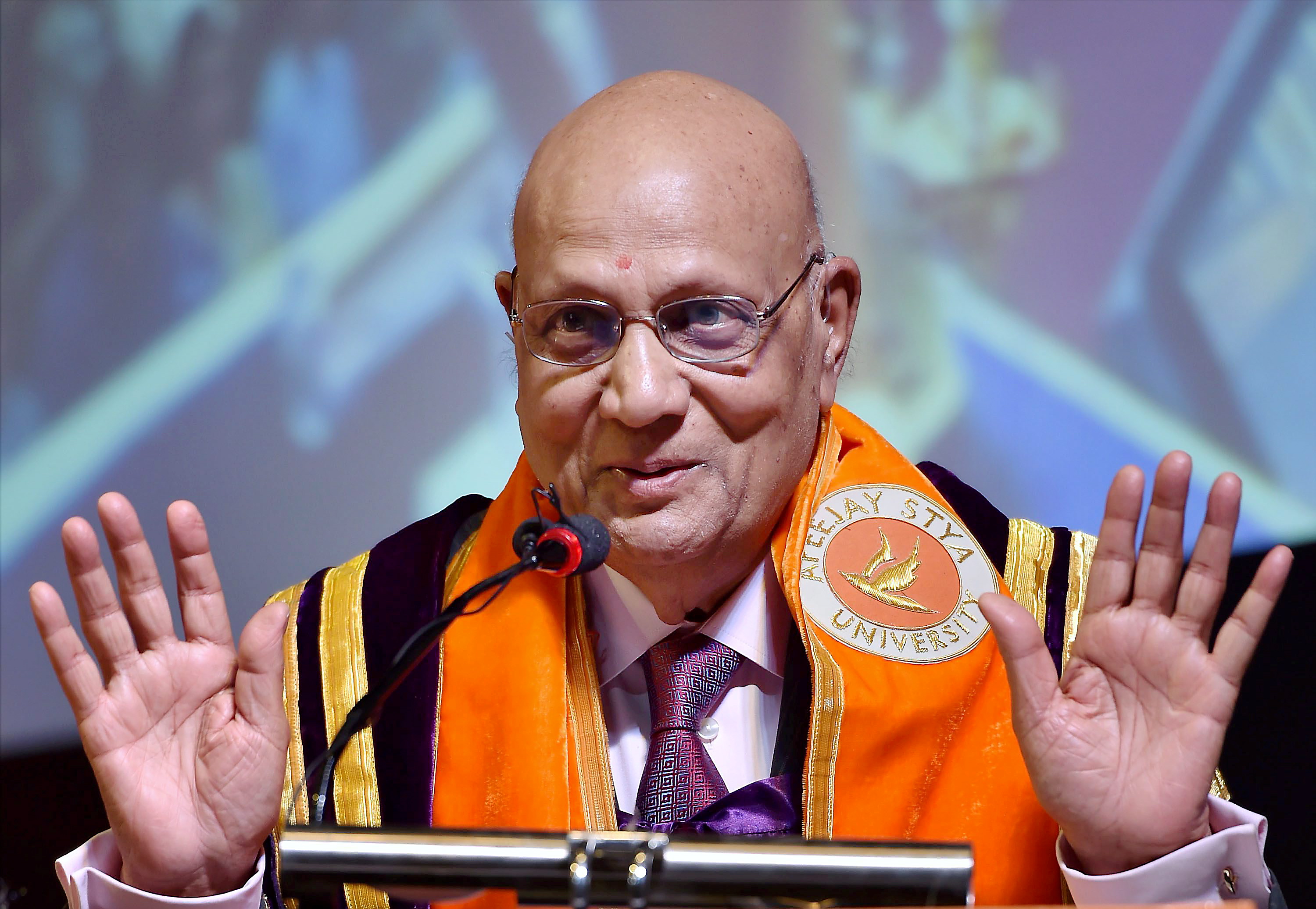 Tributes pour in for Lord Swraj Paul described as 'bridge between UK ...