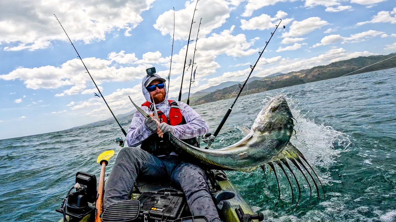 Kayak Fisherman Takes on a Pacific Giant - You Won’t Believe the Fight