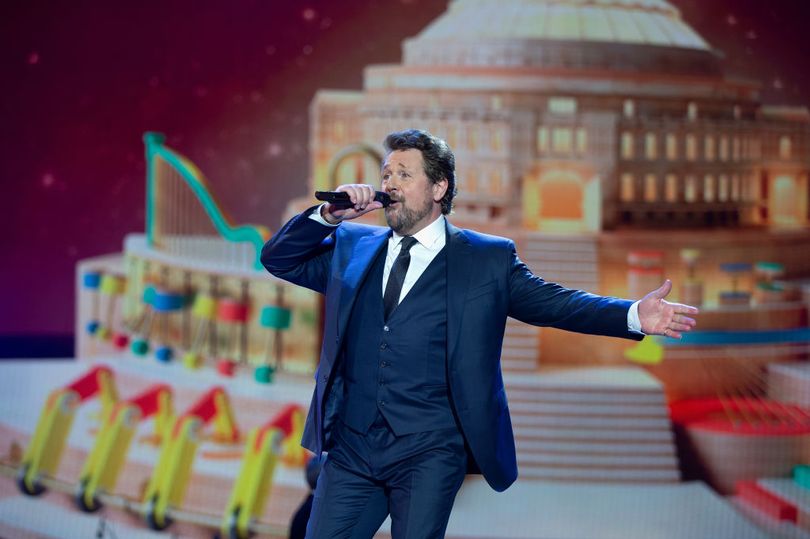 Michael Ball supported by fans after breaking silence on family death