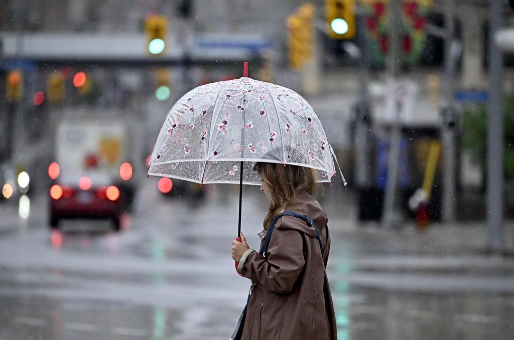 Fall-like weather heads for Ontario, breaking summer heat