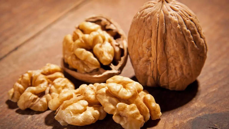 Best time to eat dry fruits and nuts for weight management, boost ...