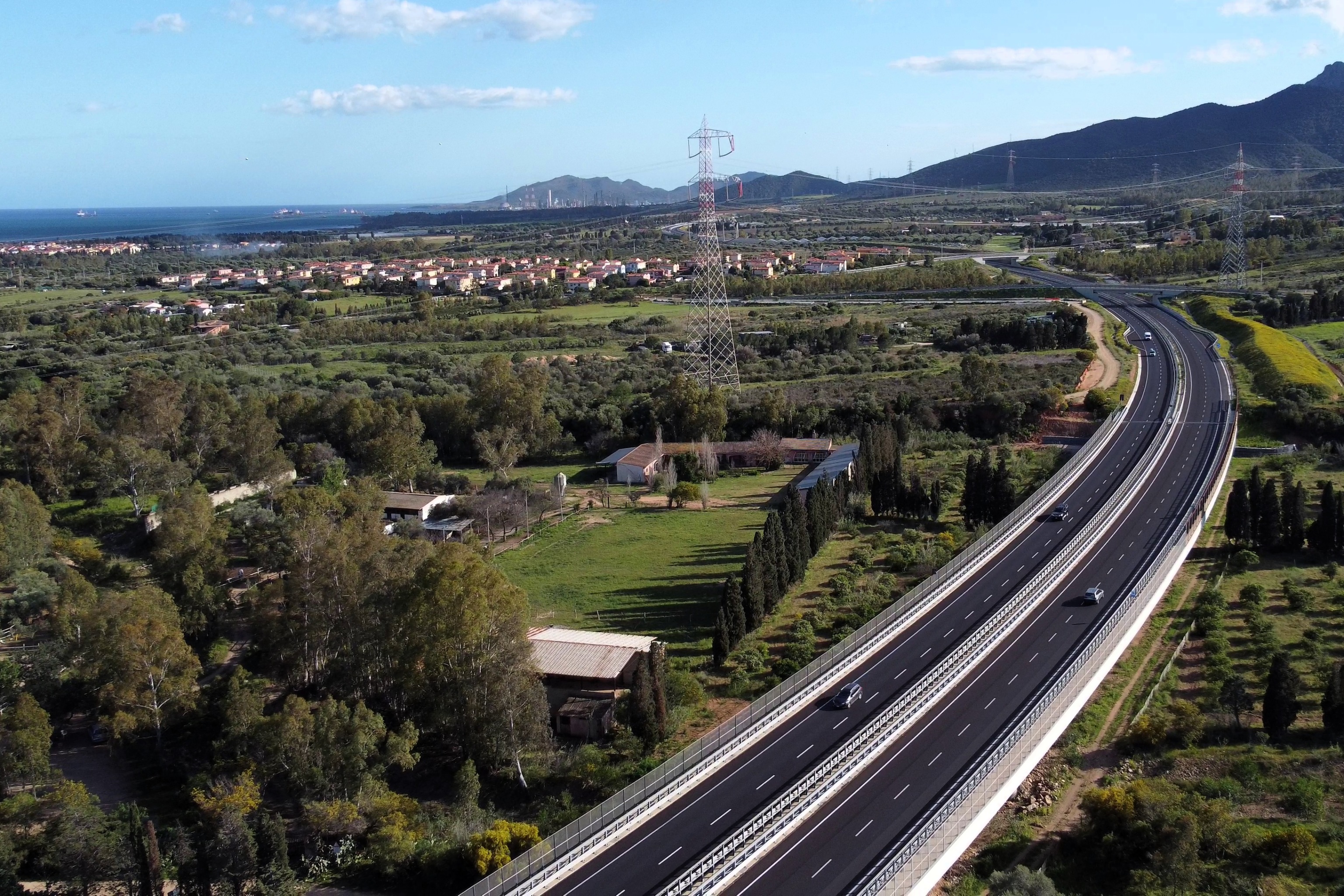 Red flag for 'counter-exodus', over 12 mn on the move