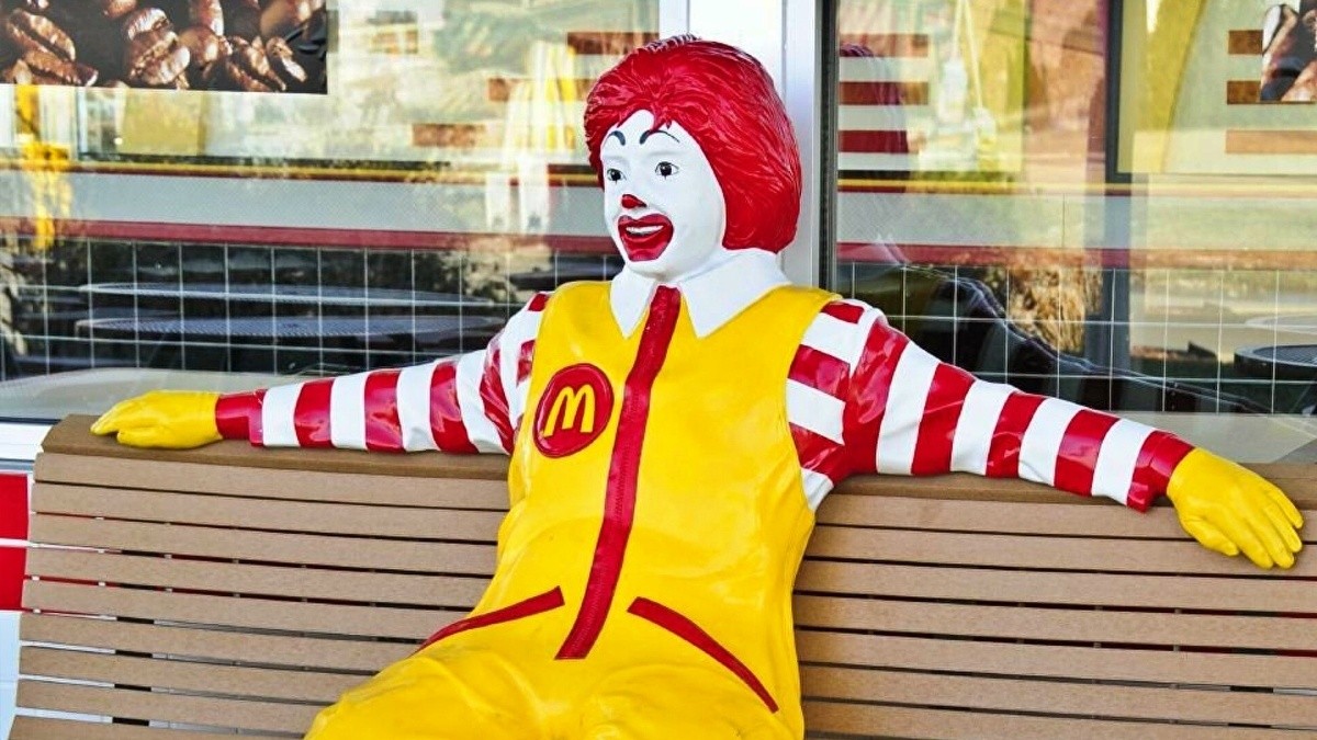 McDonald's Slashes Prices Nationwide and Revives 'Extra Value' Menu