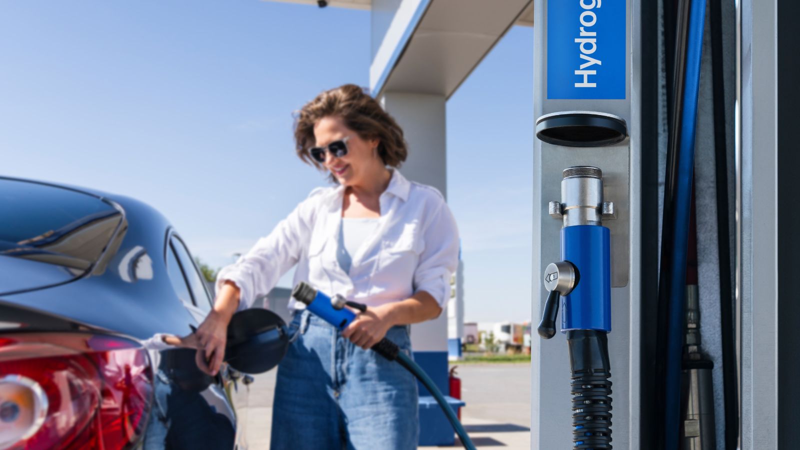 How Hydrogen Might Save the Internal Combustion Engine From Extinction