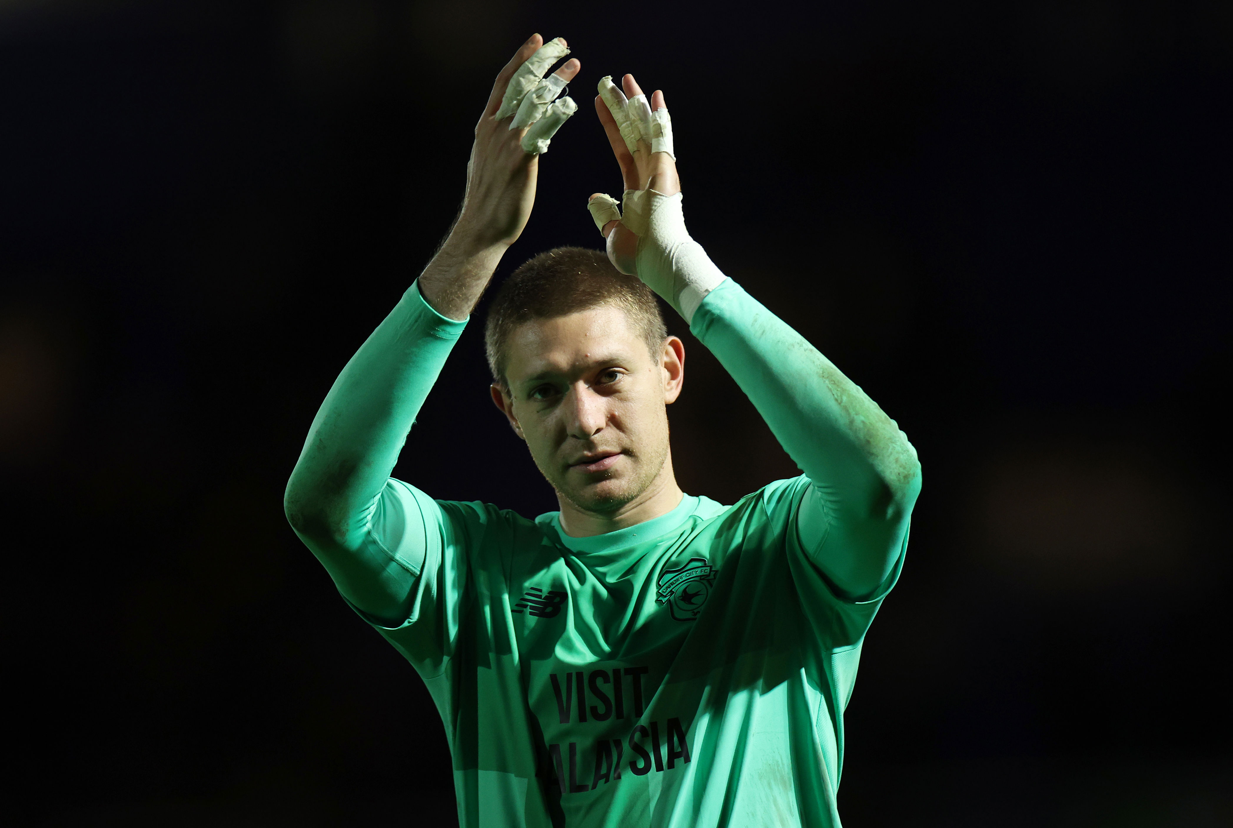 Sheffield Wednesday solve goalkeeper issue with loan signing of Ethan ...