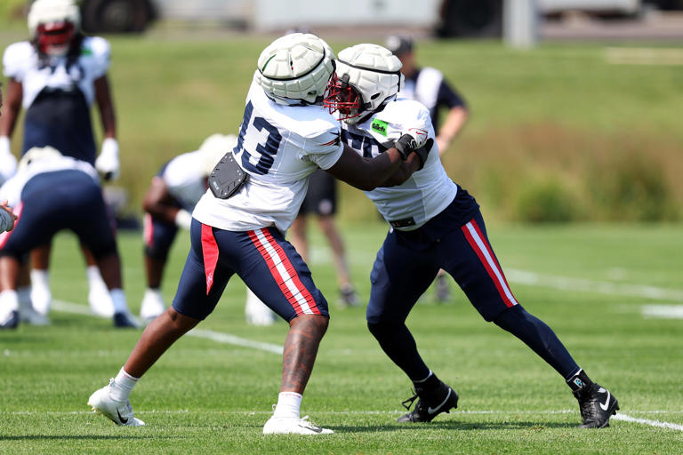 Patriots begin roster cuts by reportedly releasing veteran guard