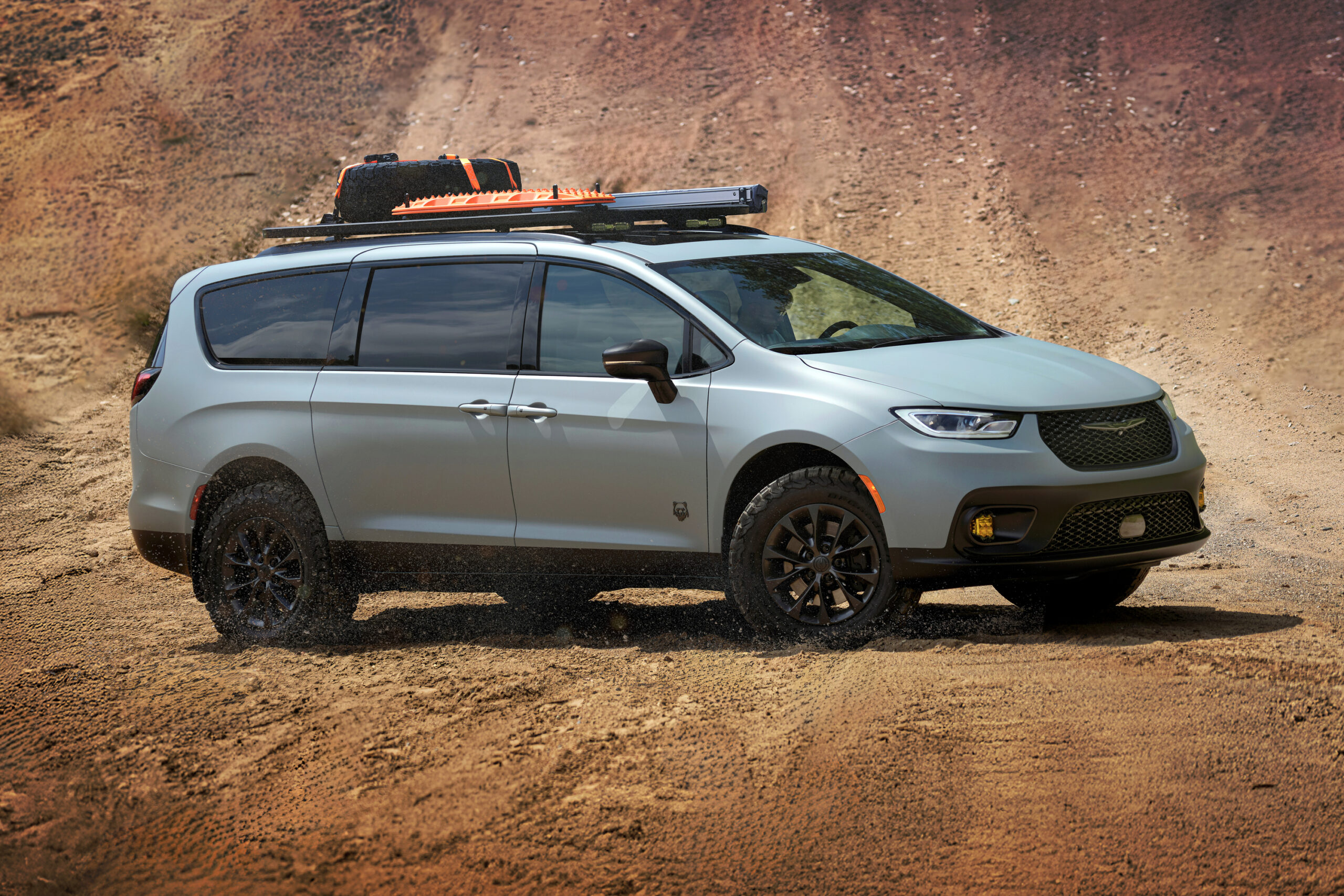 Chrysler Pacifica Grizzly Peak Concept Unveiled as a Lifted, Adventure ...