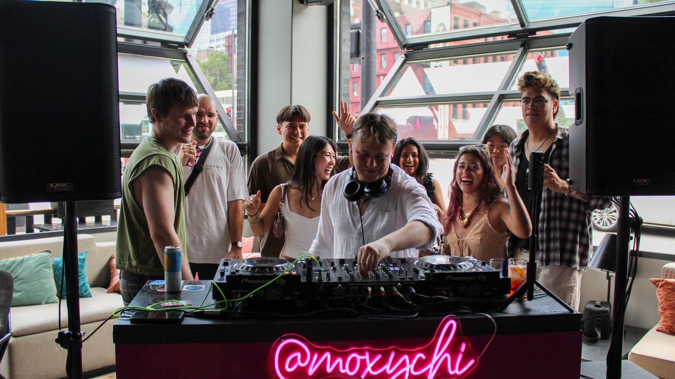 Soft clubbing: Lose the booze and embrace the quiet