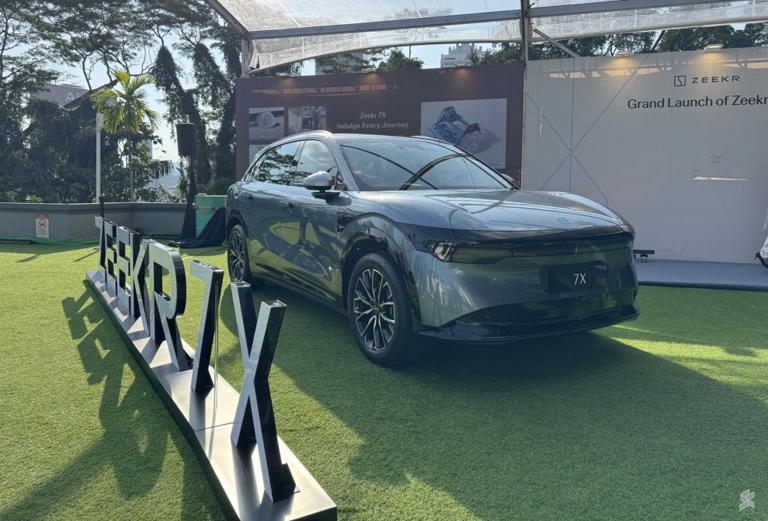 Zeekr 7X officially arrived in Malaysia. Tesla Model Y killer priced ...