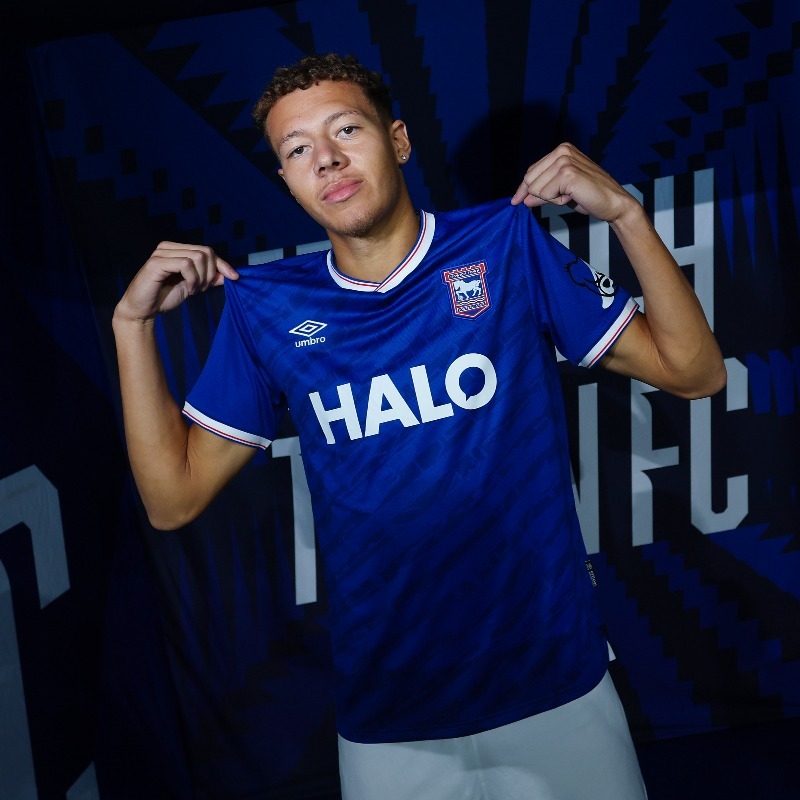 Republic of Ireland international Kasey McAteer joins Ipswich from ...