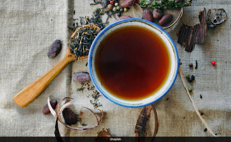 Control Thyroid Naturally: Drink This Magical Morning Tea To Stop It ...