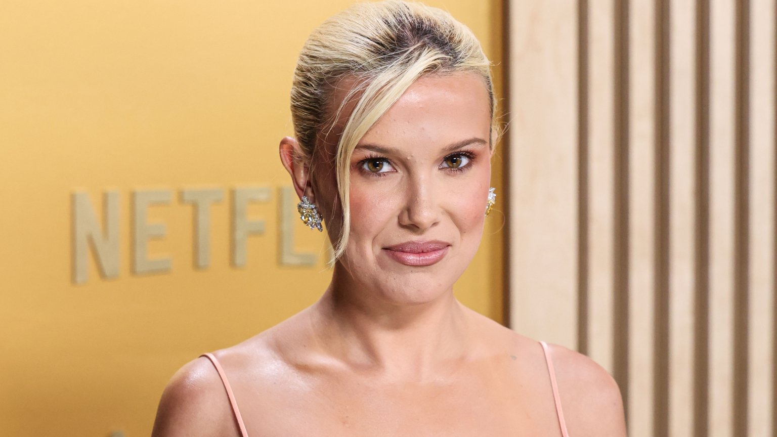 'Stranger Things'-ster Millie Bobby Brown adopteert kindje