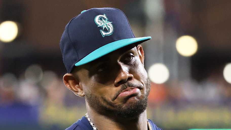 Seattle Mariners Outfielder Among Elite List of Historic MLB Players